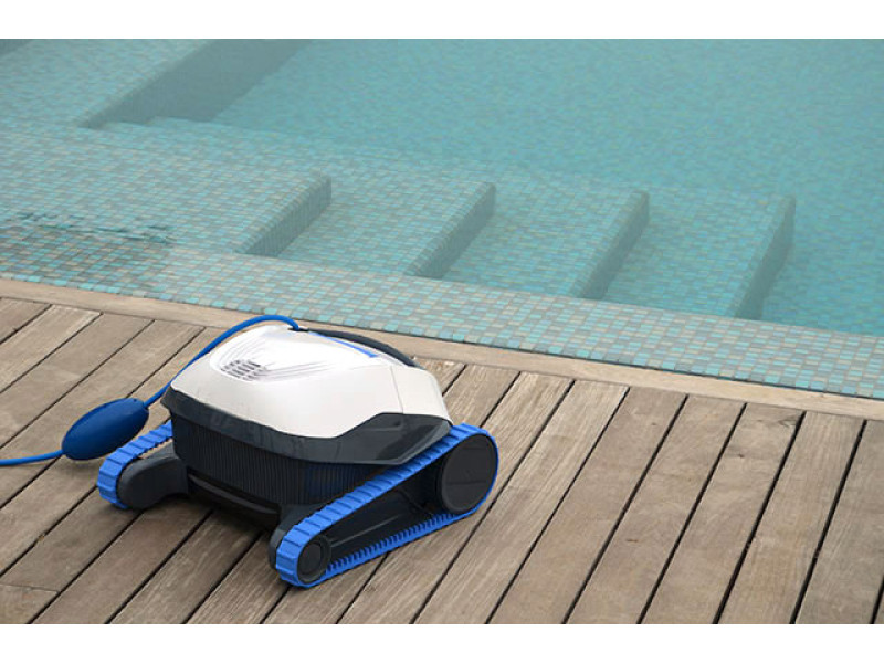 Robot piscine Dolphin S50 : nettoyage du fond des petites piscines